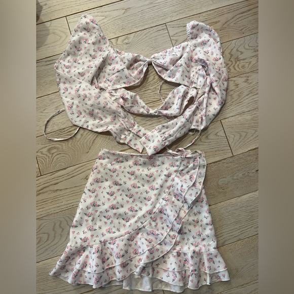 Tiger Mist | Skirts | Tiger Mist Flower Print Set | Poshmark